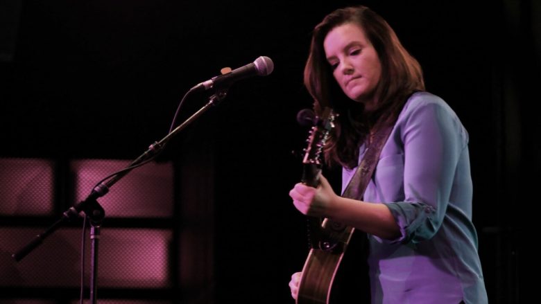 4 Traditional Country Singers You Must Hear - Hollywood in Toto