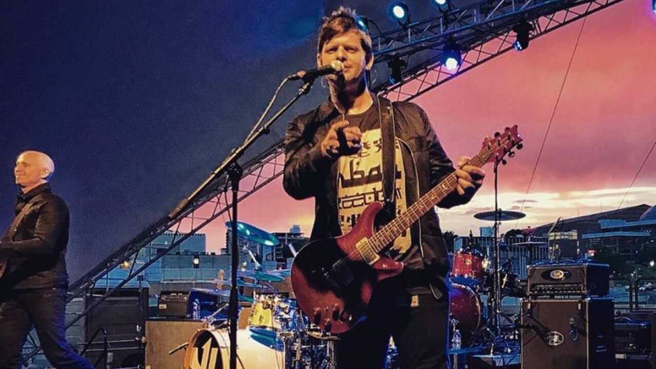 One Gig Changed Everything for Vertical Horizon Guitarist - Hollywood ...