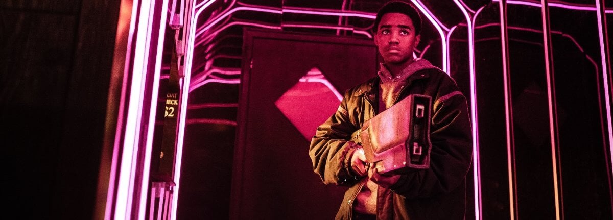 Critic Savages 'Kin' for Giving Teen Alien Gun - Hollywood in Toto