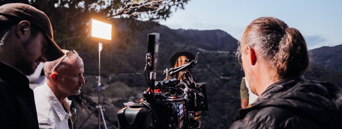 How to [Easily] Find Any Film's Shooting Location - Hollywood in Toto